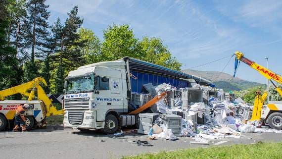 Lorry overturns on Hardwick roundabout | abergavennychronicle.com