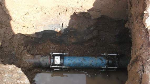 Bottled water handout by Dwr Cymru | abergavennychronicle.com