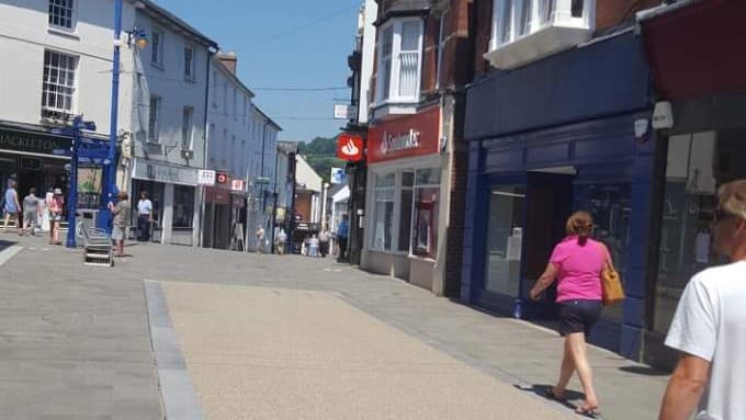 Funds to help traders create outdoor spaces | abergavennychronicle.com