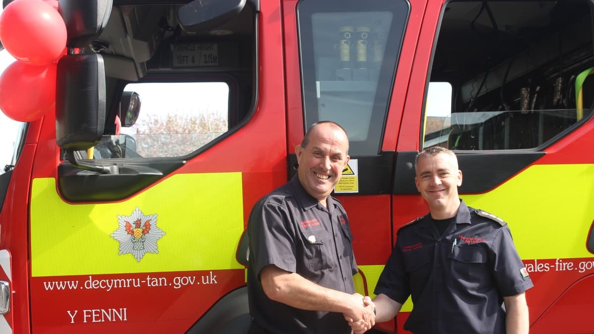 Firefighter Martin’s farewell after 40 years in the service ...