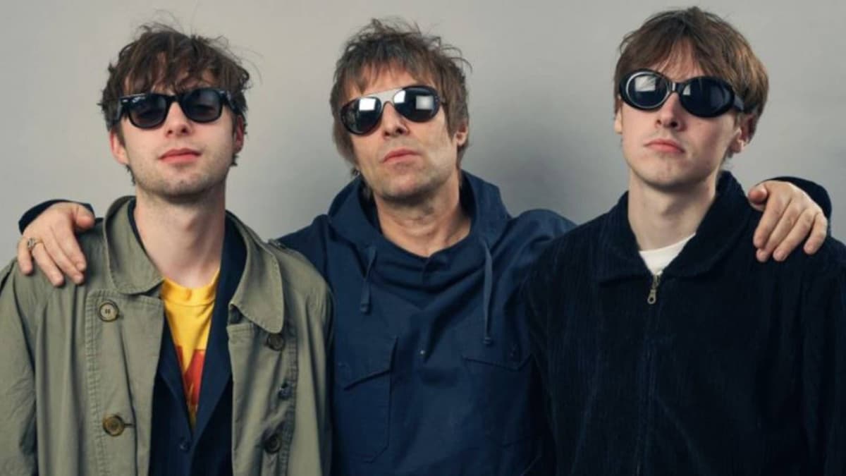 Oasis star Liam rolls with it on return to Rockfield Studios ...