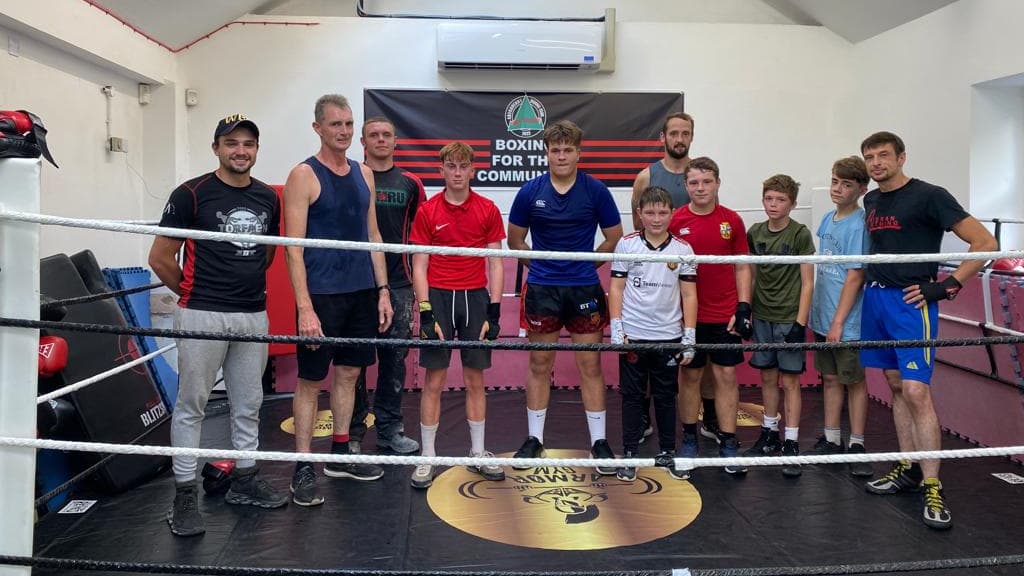 MP dusts off gloves at local boxing club | abergavennychronicle.com