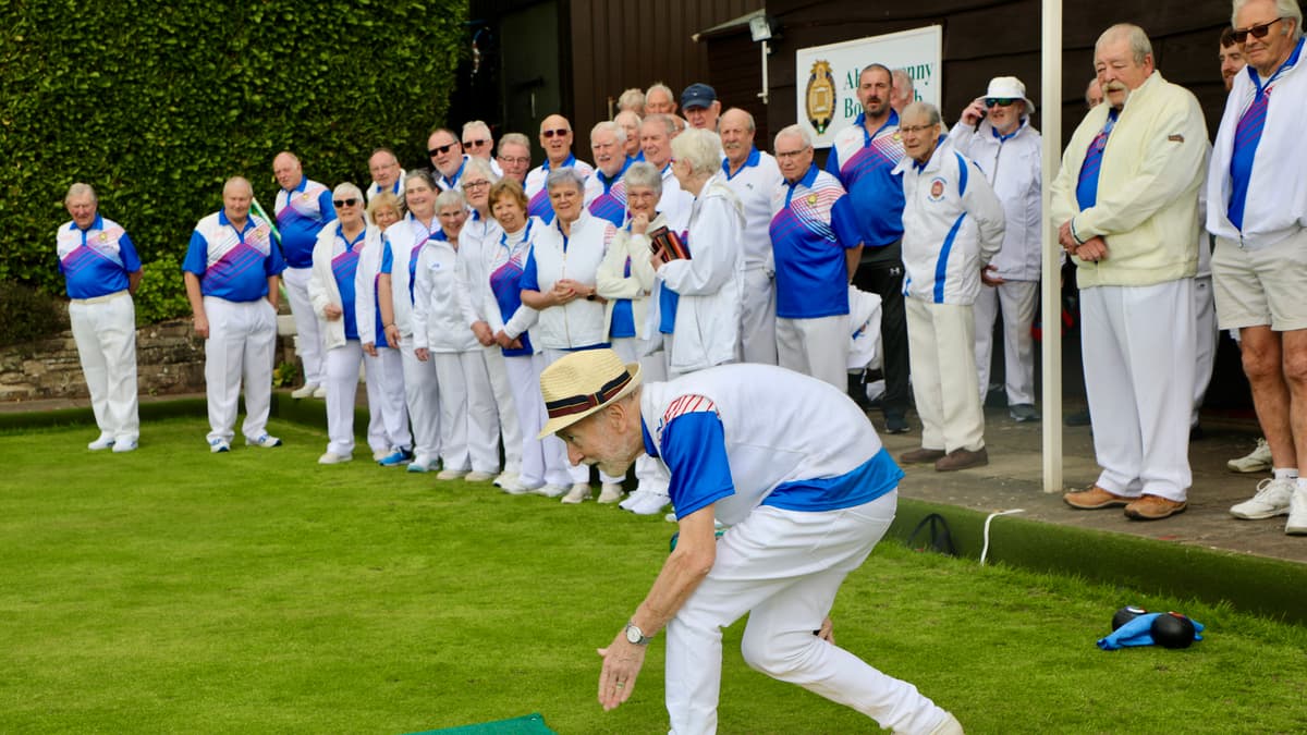 Bowls club roll out new season | abergavennychronicle.com