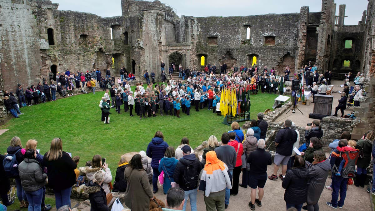 Scouts St George's Day parade at Raglan Castle | abergavennychronicle.com