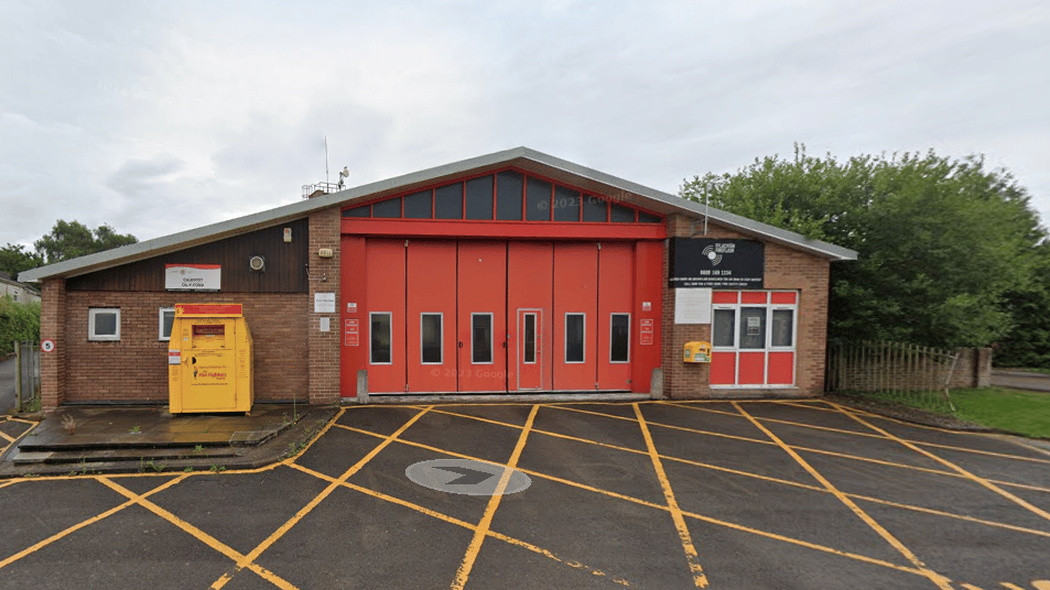 Police establish cordon around fire station | abergavennychronicle.com