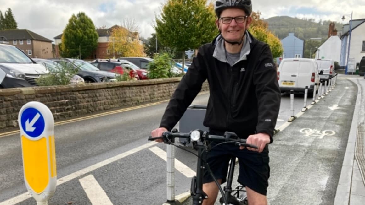 Storyteller spins his tales thanks to e-bike | abergavennychronicle.com