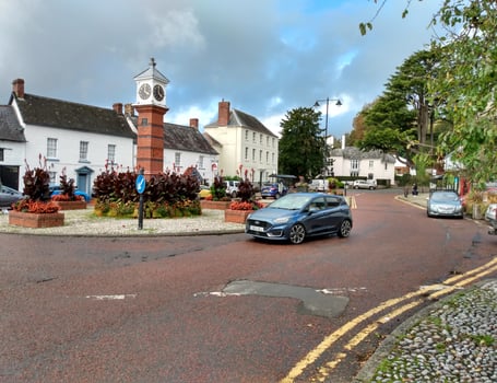Town centre gets free Wi-Fi boost as | abergavennychronicle.com