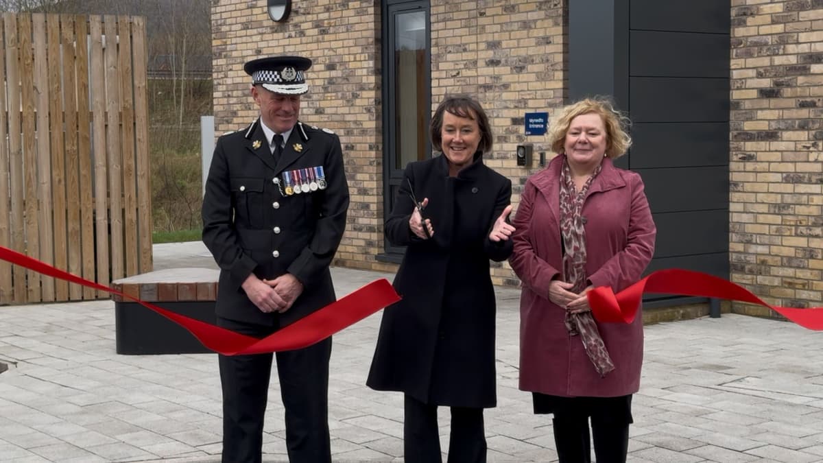 Abergavenny’s new cop shop is officially open! | abergavennychronicle.com