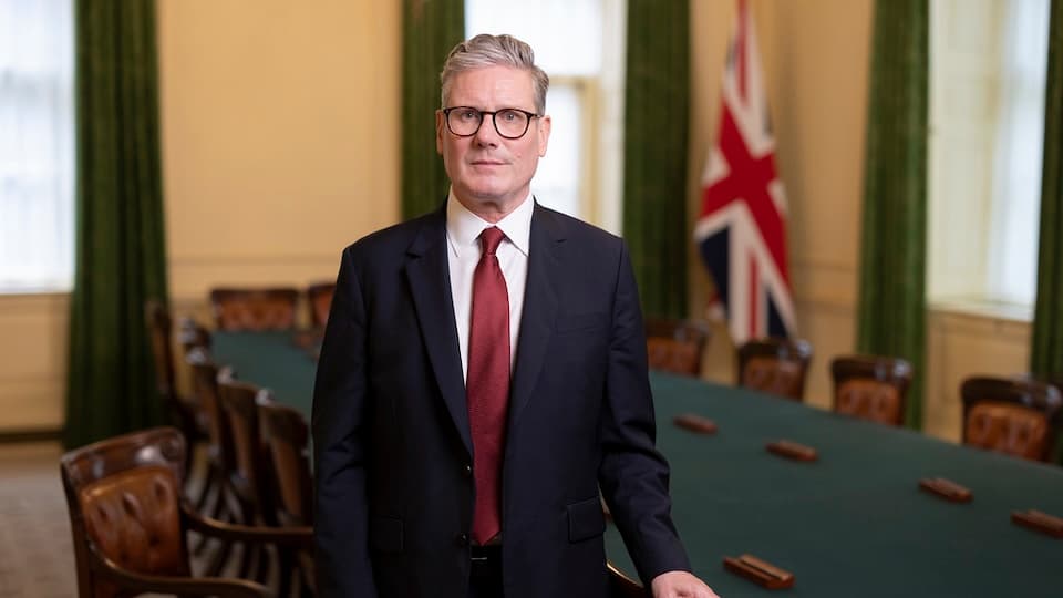 Keir Starmer resigns as Prime Minister two years after landslide ...
