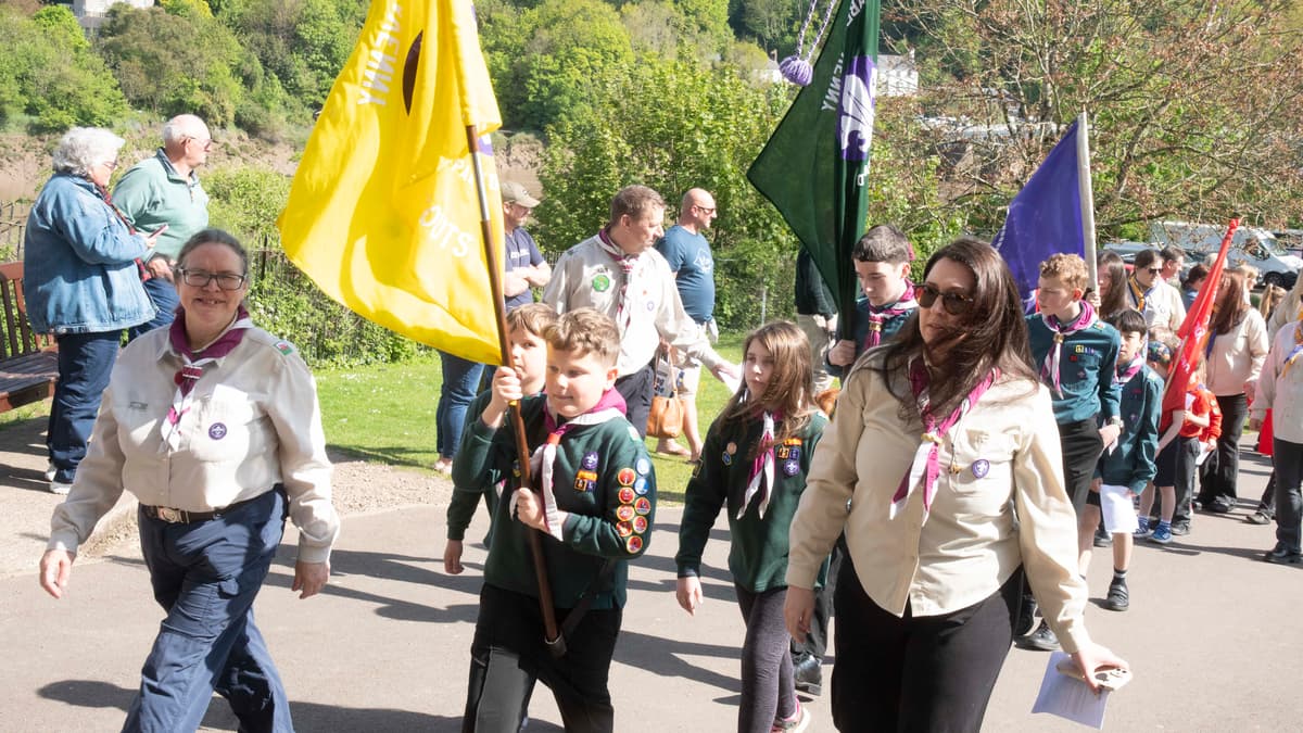 Scouts gather at castle for St George celebration ...