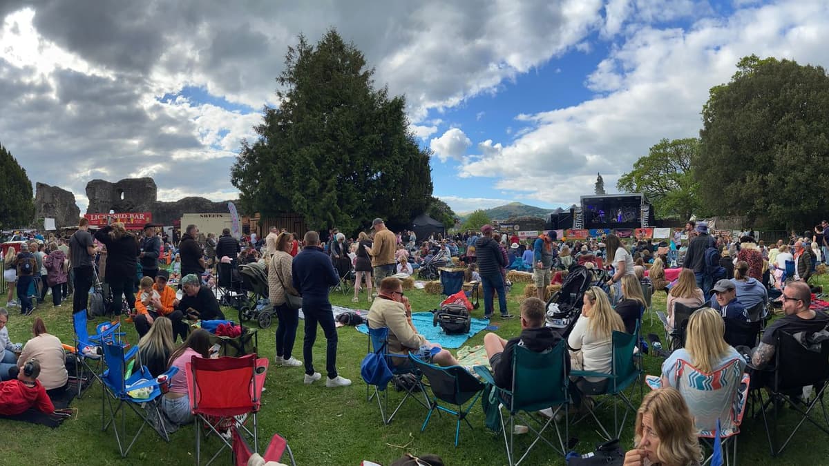 Abergavenny rocks for bank holiday as AM Fest takes over castle ...