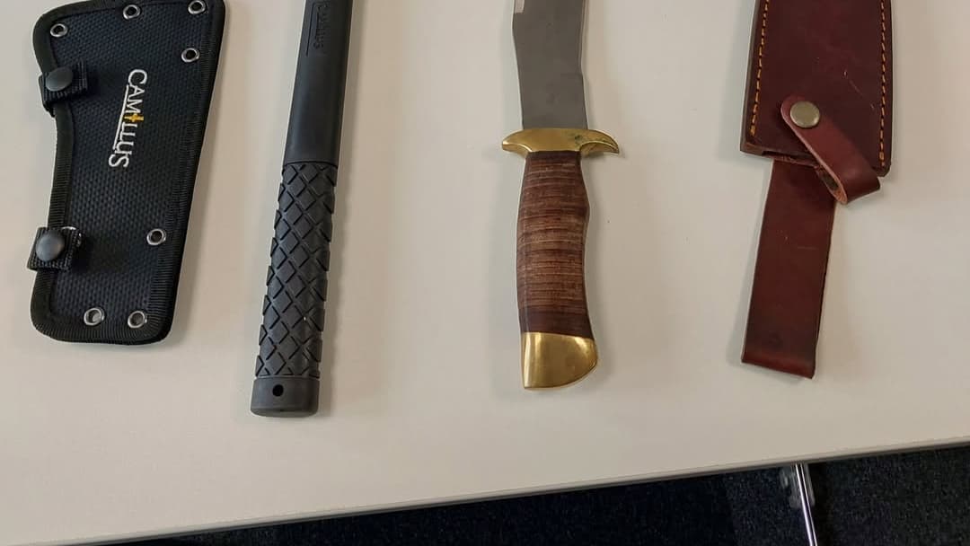Fearsome set of knives handed in to police | abergavennychronicle.com