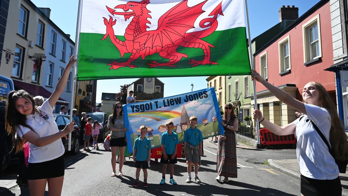 Design a logo for the national Urdd Eisteddfod | abergavennychronicle.com