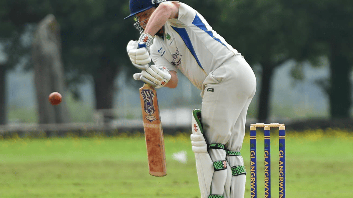 Jones and Gittins crack tons for Glan and Llan | abergavennychronicle.com