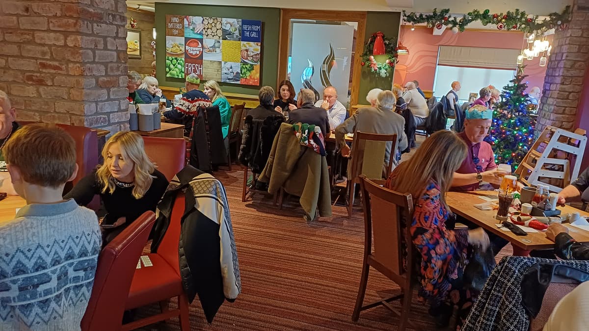 Veterans celebrate Christmas by raising hundreds for local ...