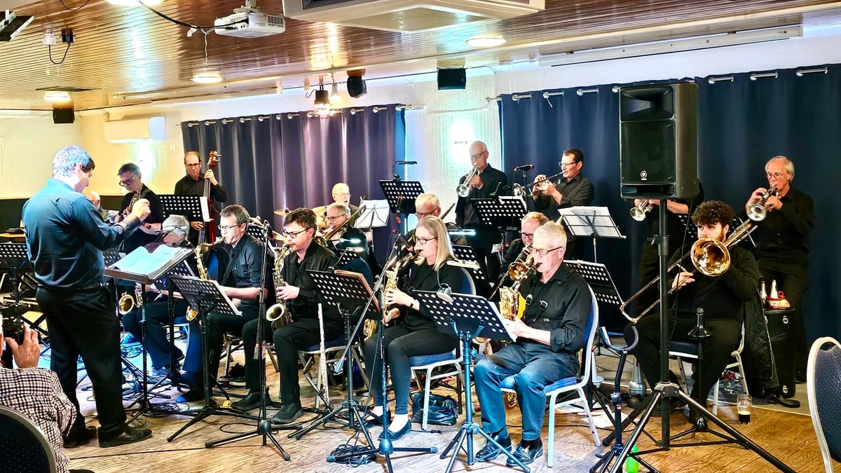 Big Band heads Down Lovers' Lane for Valentine | abergavennychronicle.com