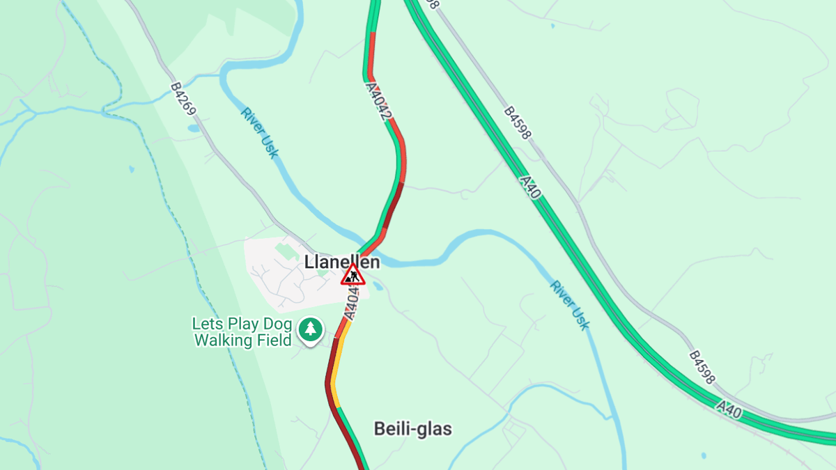 Major delays on A4042 as traffic light failure leaves motorists stuck ...