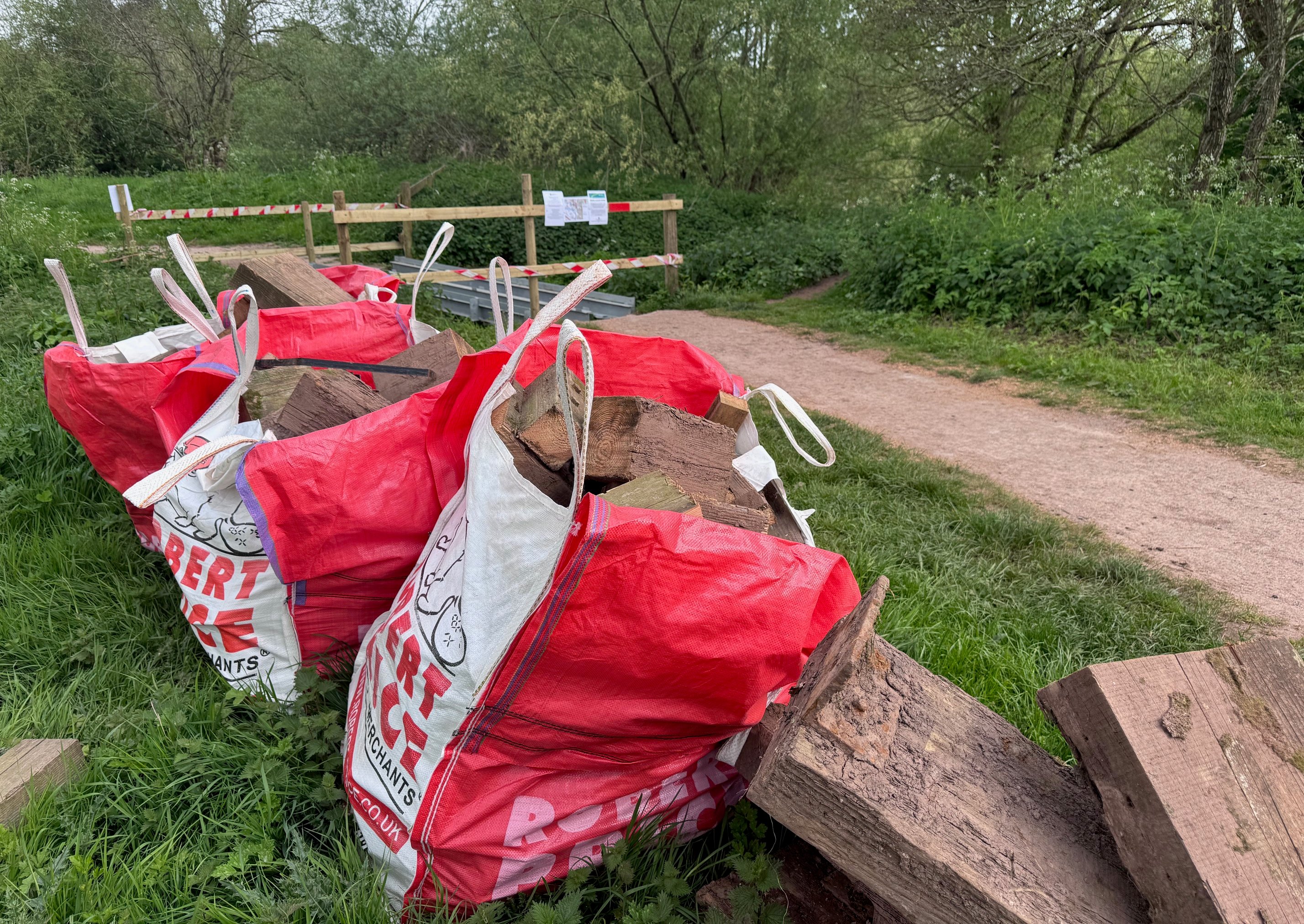 MCC begin work on new footbridge in Castle Meadows ...