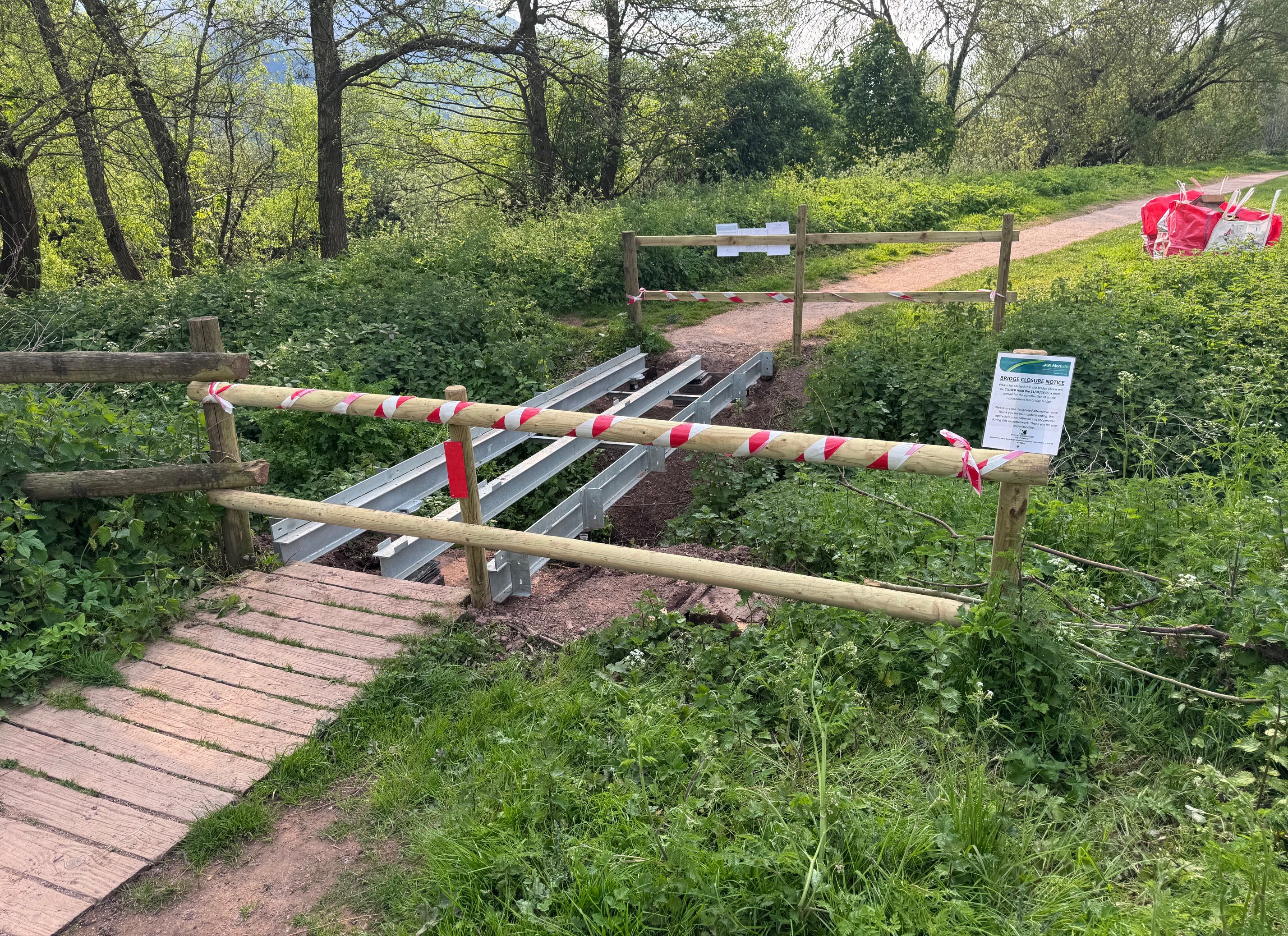 MCC begin work on new footbridge in Castle Meadows ...