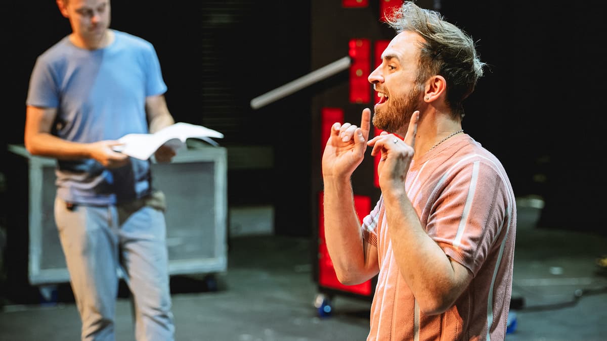 Jay & Joss bring magic to Theatr Brycheiniog with new show ...